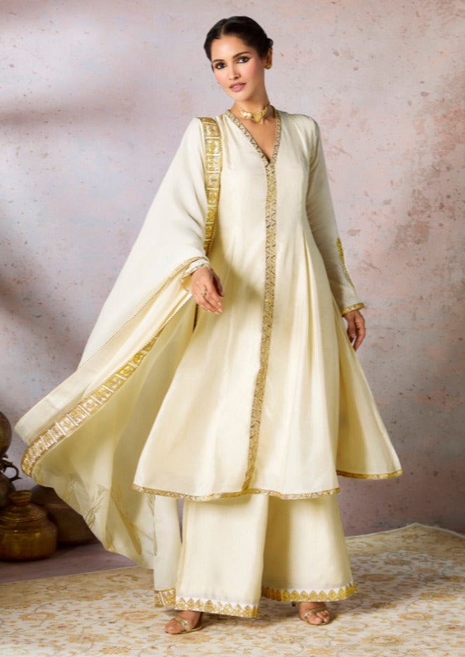 House Of Masaba Ivory Whispering Lily Kurta Set | Indiaspopup.com
