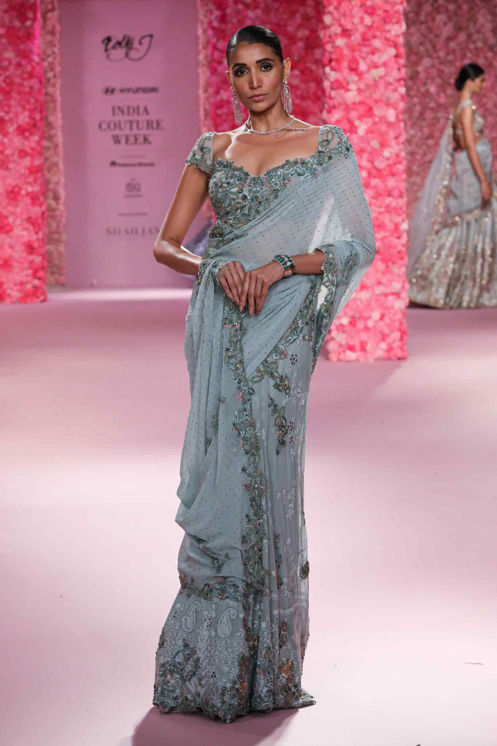 Dolly J | Shop Indian Bridal Lehengas And Gowns – INDIASPOPUP.COM