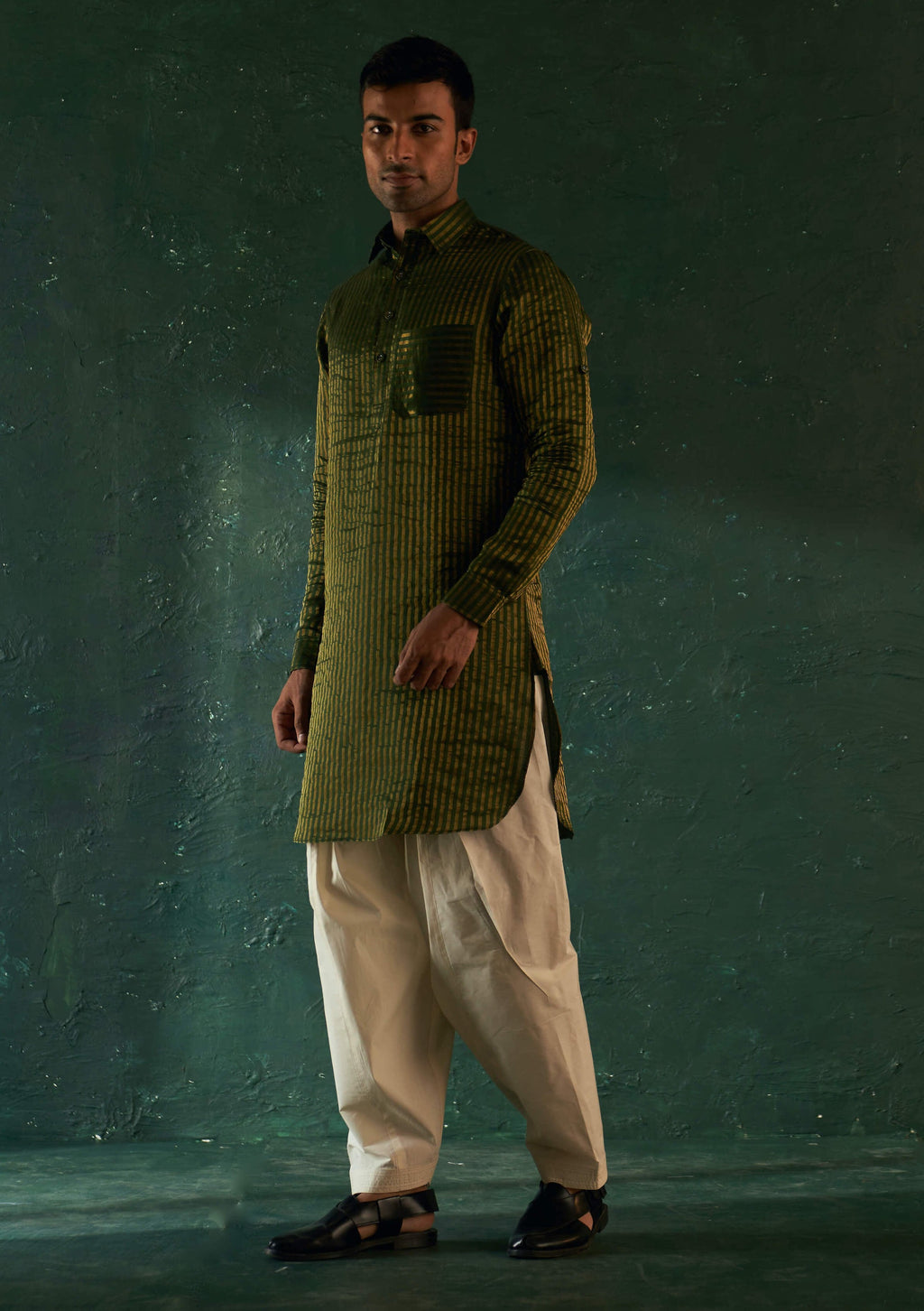 Charkhee Men | Deep Green Pathani Kurta And Salwar | INDIASPOPUP.COM