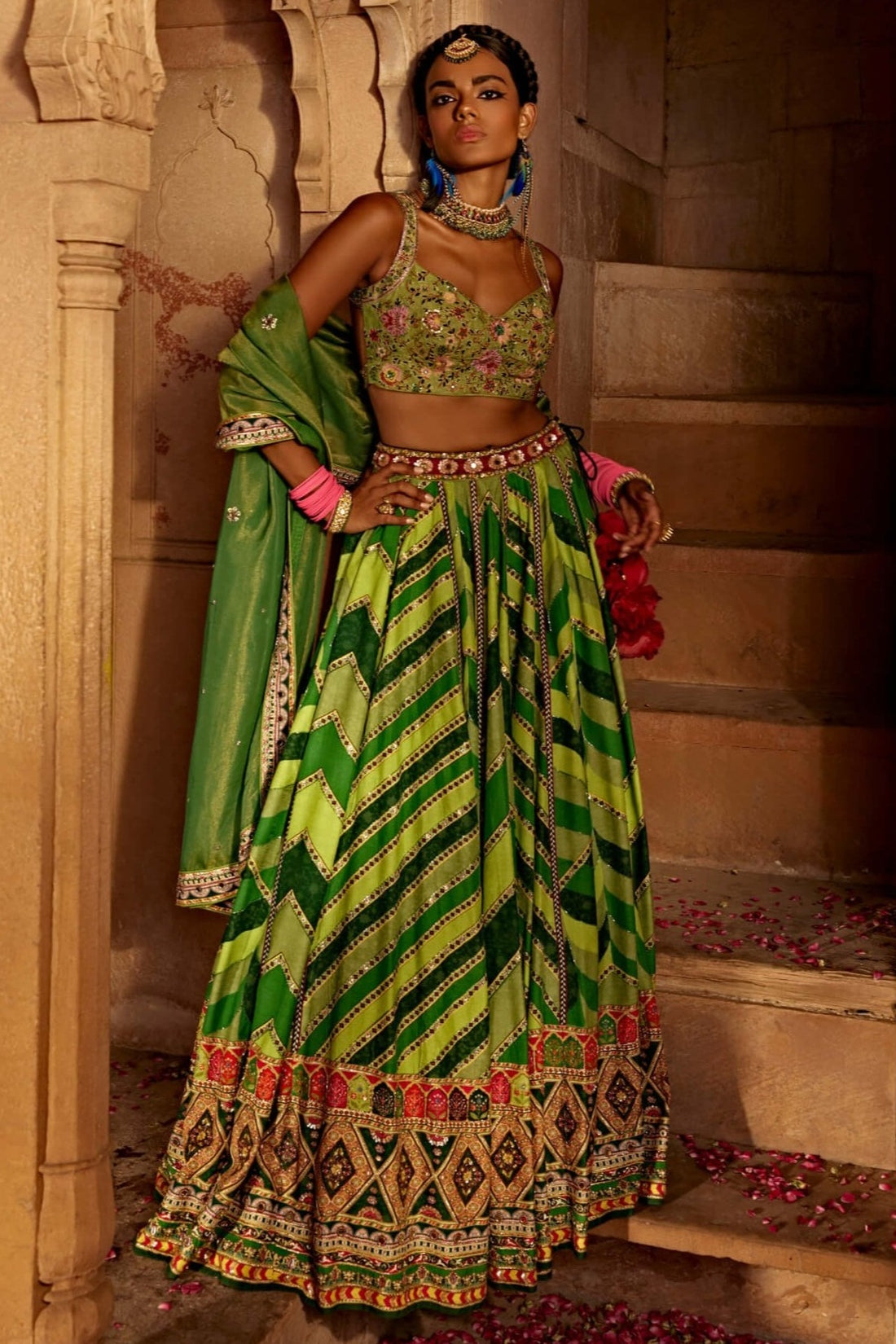 INDIASPOPUP.COM - Shop For Luxury Indian Designer Clothing Online