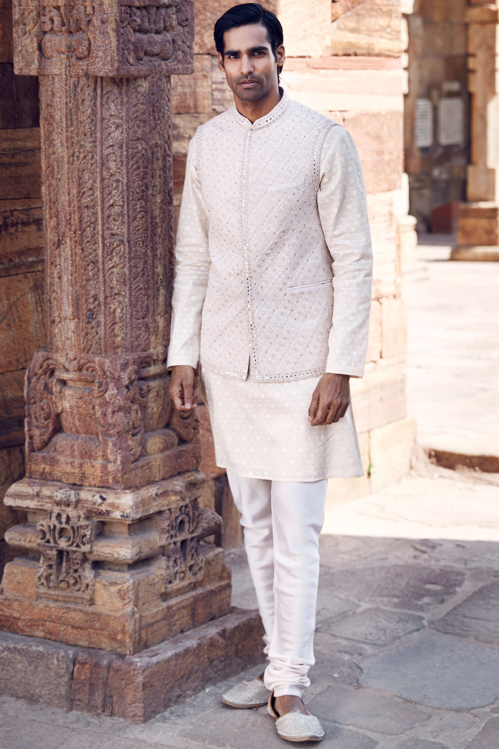 Matsya Men Ivory Wing Pocket Bundi And Kurta Set | Indiaspopup.com