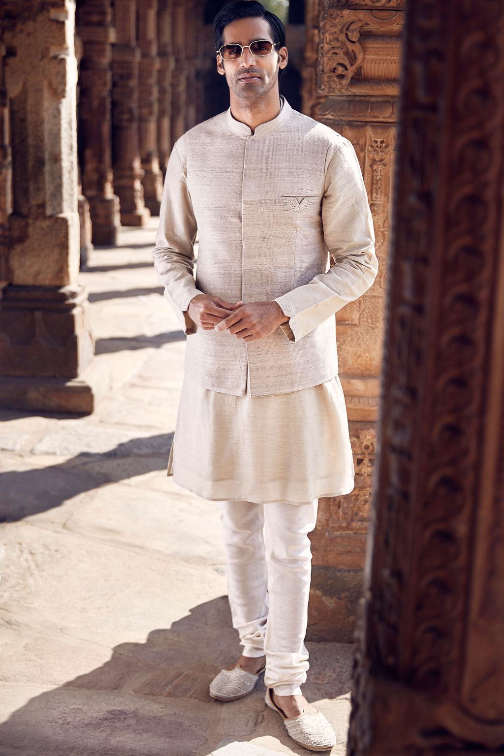 Matsya Men Ivory Handloom Iconic Wing Pocket Bundi And Kurta Set ...
