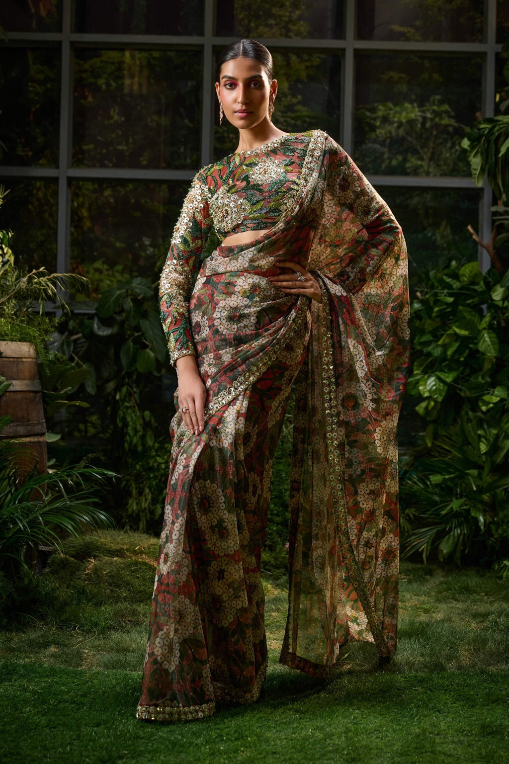Payal And Zinal Green Red Embroidered Sari Set | Indiaspopup.com