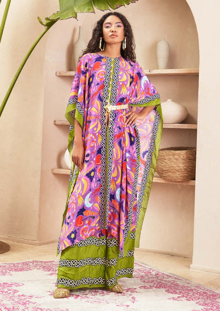 Modern Kaftans: Effortless Elegance and Contemporary Style