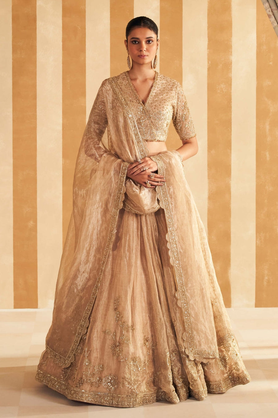 Designer Traditional Dresses Indian - Buy Ethnic Women Clothes Online ...